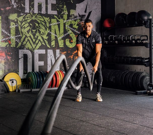 15 Benefits Of Battle Ropes + Battle Ropes Alternatives | Garage Gym ...