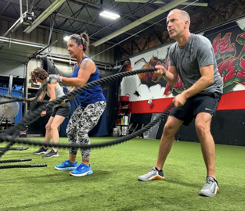 15 Benefits Of Battle Ropes + Battle Ropes Alternatives | Garage Gym ...